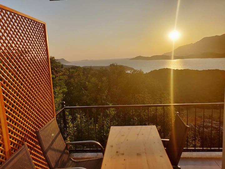 Strongyli Megistis : locations de vacances et logements - Megisti ...
