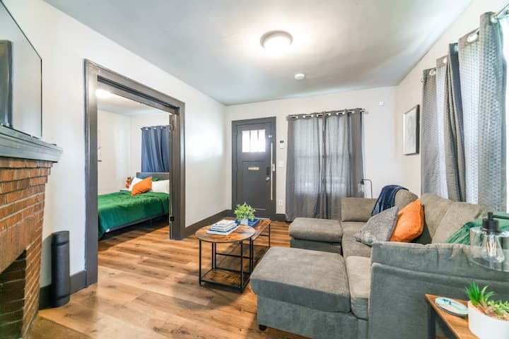 Modern 2br | Driveway Parking | Near Hospitals/osu - Columbus, OH