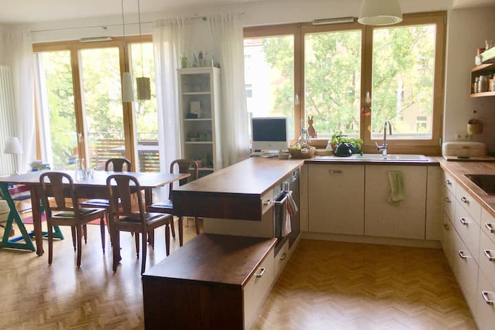 Bright & Generous Flat For Families (110m2) - Berlin