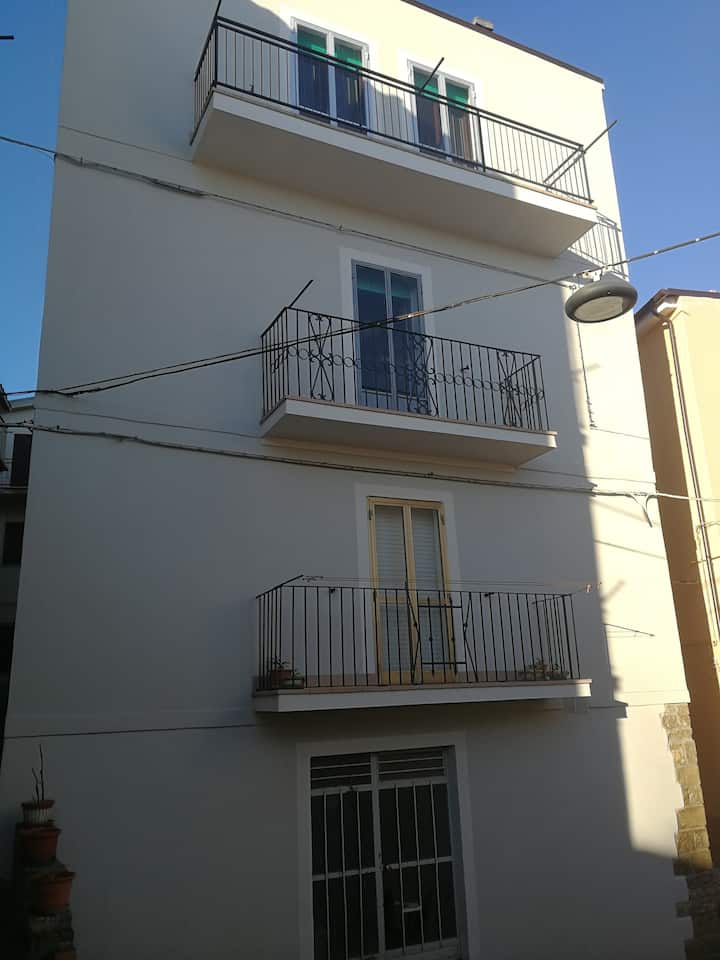 Casa Jolanda In Piazza - Molise