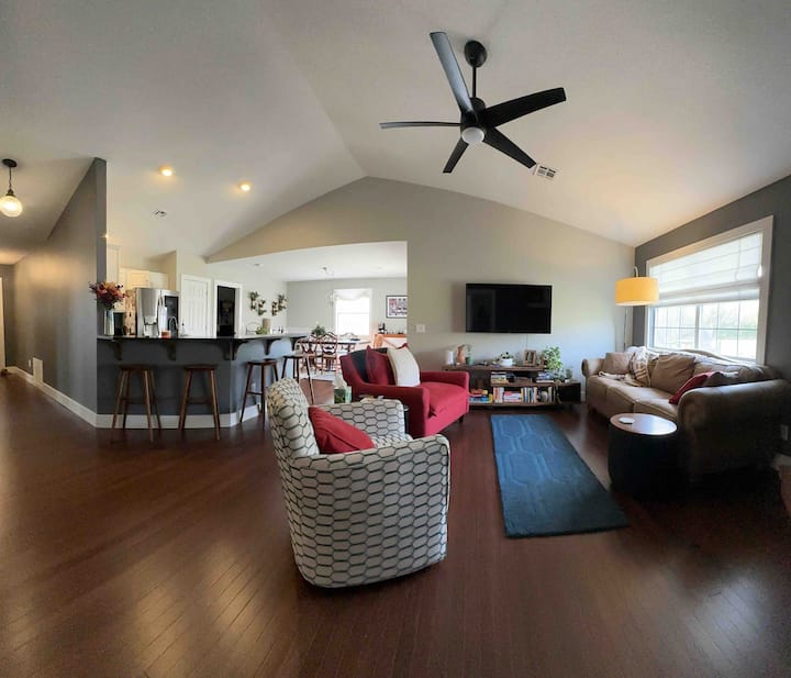 Comfort & Convenience: Firepit, Bike & Hike In/out - 로저스