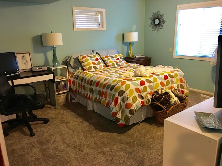 Sunny And Cheerful Garden Level Room - Casper, WY