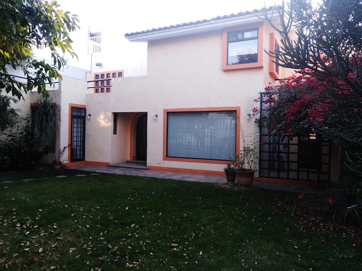 Amplia Casa, Angelópolis, 12 Huéspedes, 2 Jardines - Puebla