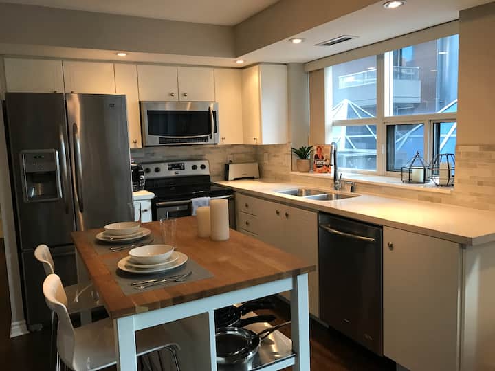 Luxury Heart Of Downtown By Cn Tower/ Mtcc/union - Toronto