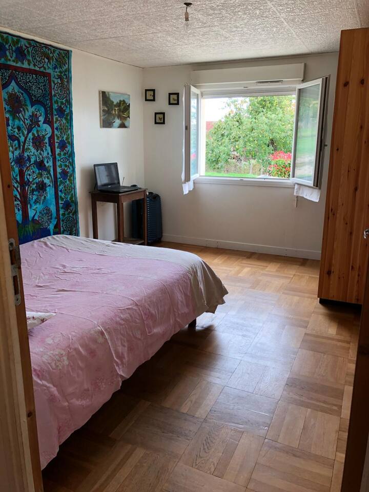 Chambre Avec Accès Privé Dans Village Très Calme . - Saint-Florentin