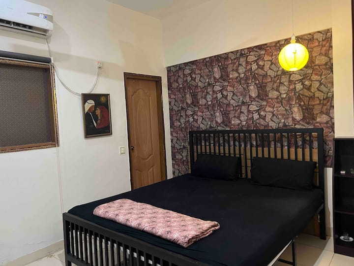 Independent Apartment With Ac - Karachi