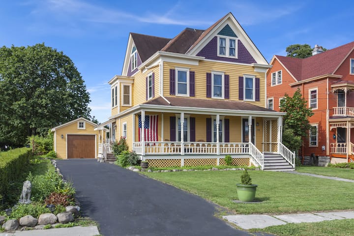 The Grandview | 5br Victorian W/ Backyard & Pool - Germantown, NY