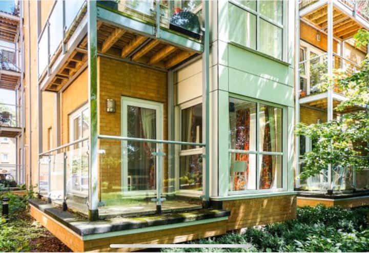 The Perfect Private Flat With Free Secure Parking. - Southampton