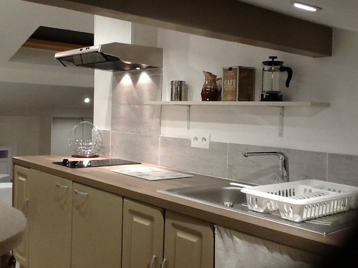 Studio Meublé Mansardé,clim, Vrai Lit 140,parking. - Arcangues