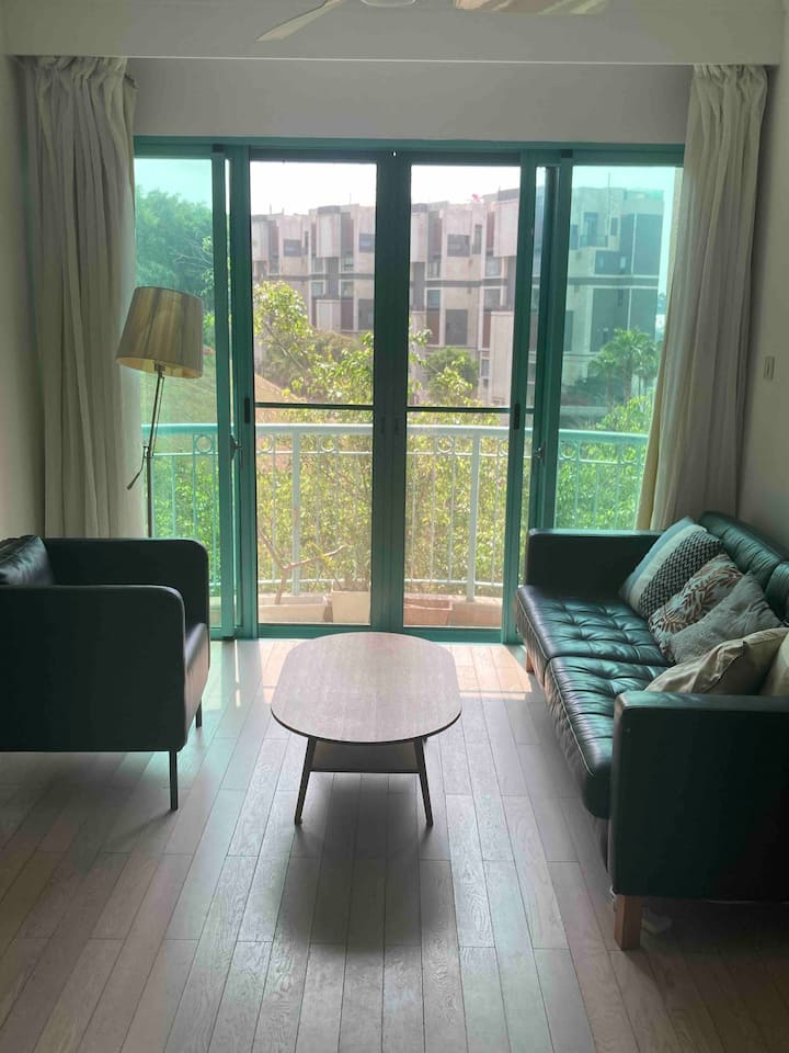 Entire Flat With Balcony, Over 800sqf! - Hong Kong