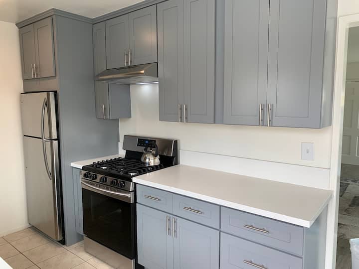 1 Bdrm Culver (2nd-floor) - Culver City