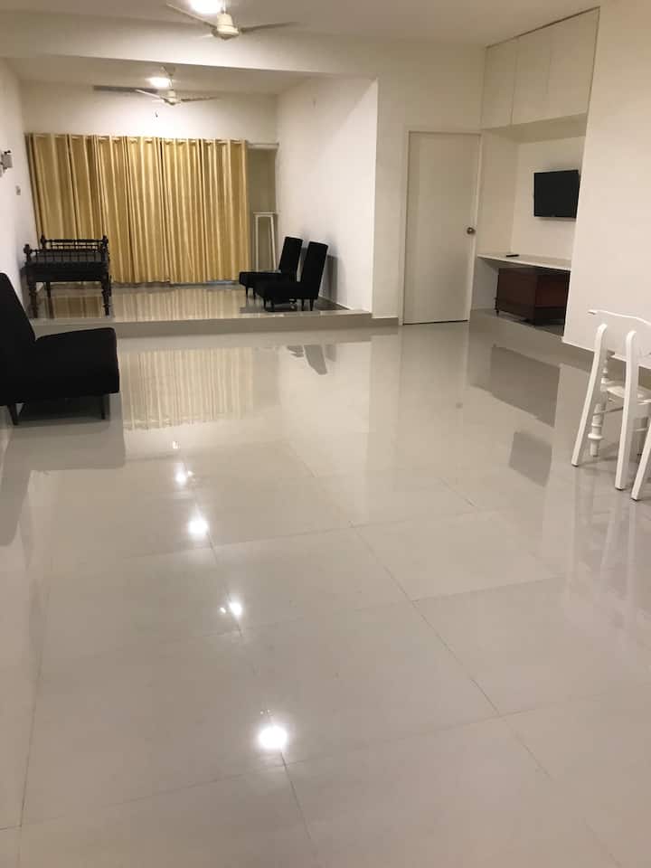 Spacious 3 Bedroom - - Heart Of City - Peaceful - Thiruvananthapuram