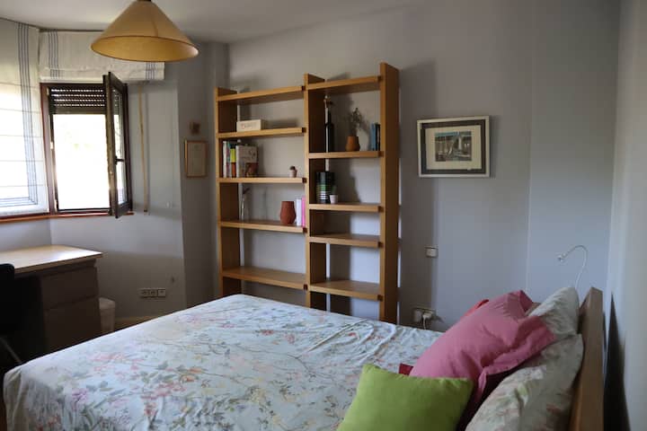 Room With View Of Front Garden. - Las Rozas de Madrid