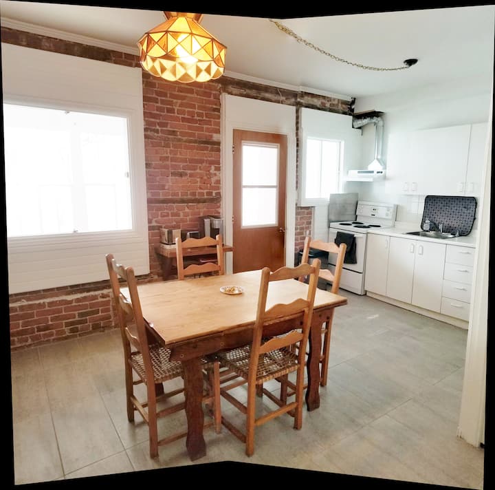 440#1 Logement Rénové , Très Bien Situé - Québec, QC