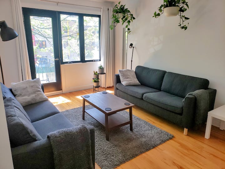 Deux Chambres Fermées Dans Un Beau Quartier. - Montreal