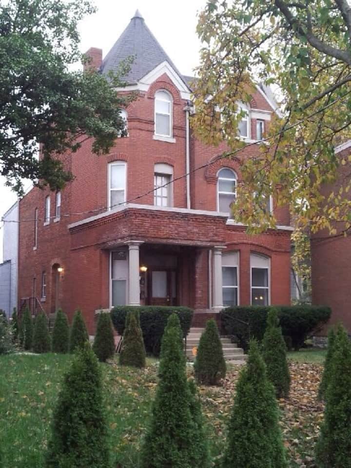 Old Louisville Comfort & Convenient - Louisville, KY