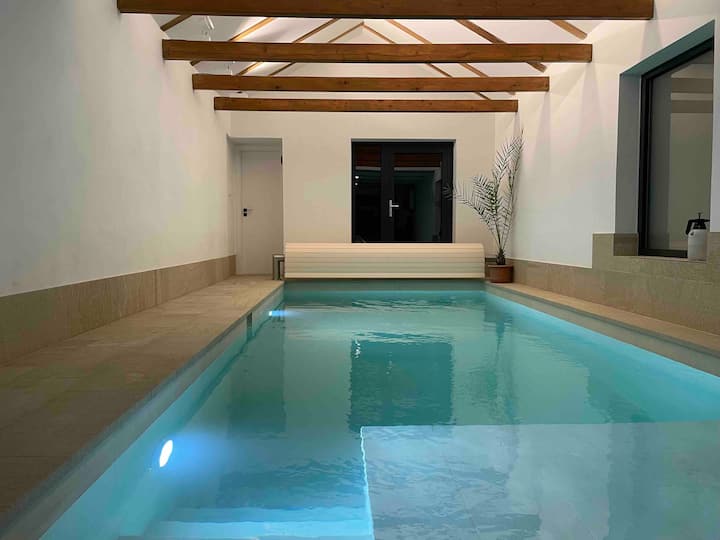 Exquisite Family Villa - 320m2, 5bdrm, Indoor Pool - Praag