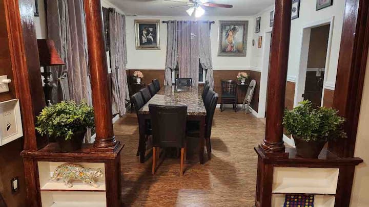 Few Blocks From Tropicana , Beach. 4bdr/ Largedeck - アトランティック・シティ, NJ