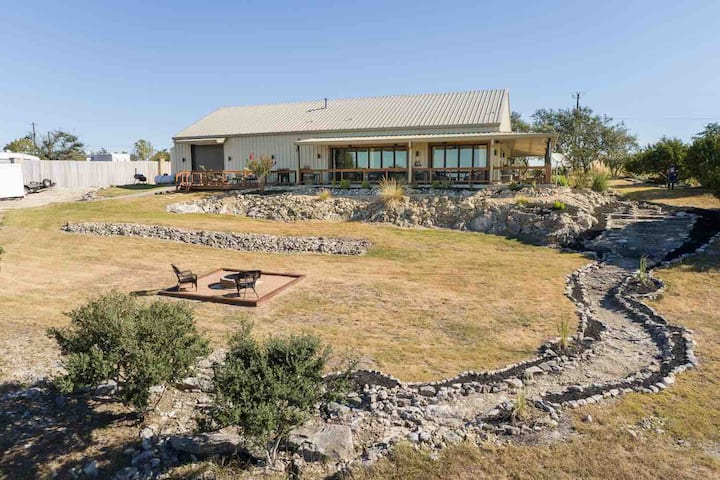 Modern Hill Country Ranch | Ev, Views, Wineries - Dripping Springs, TX