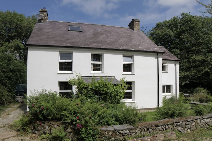 Georgian-era Family Home Close To Aberporth Beach - Ceredigion