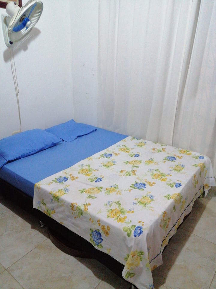 Ambiente Acogedor, Limpio, Cómodo En Barrio Seguro - Florencia