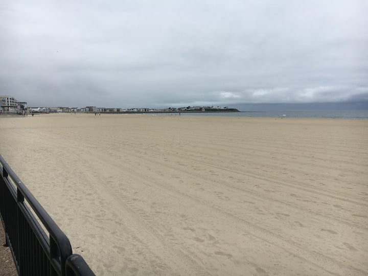 Beach Retreat.
3 Bed, 1 Bath Close To Everything! - Hampton Beach