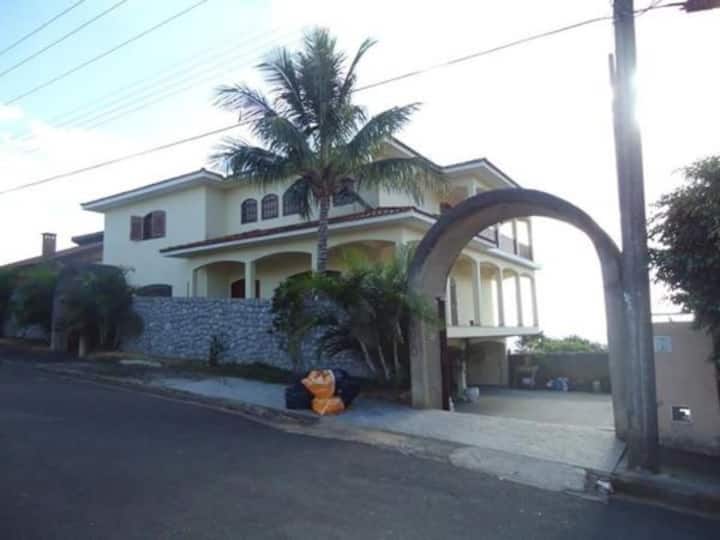 Casa De Temporada Em Aguas De Lindoia-sp - Águas de Lindoia