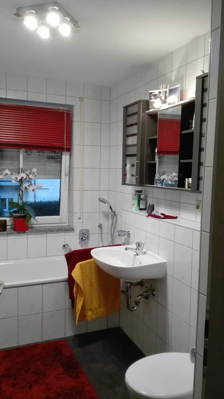 Ruhige Moderne 2 Zimmer Wohnung Mit Küche Und Bad - Weiden in der Oberpfalz