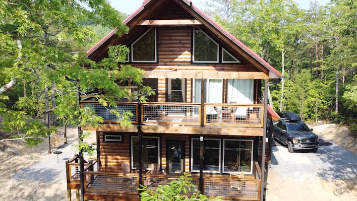 Counting Stars Luxury Cabin! - Wears Valley, TN