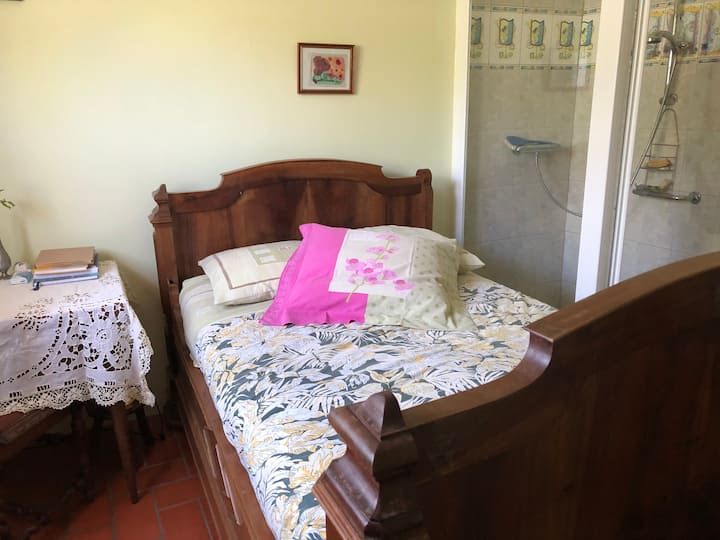 Petite Chambre (Lit120)avec Douche Privée - Médis