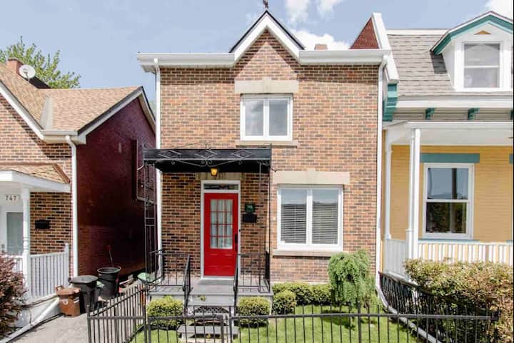 Charming Home In The Heart Of Montreal - Montréal, QC