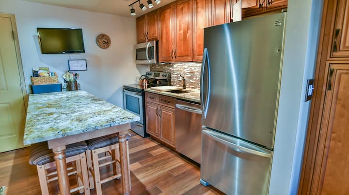 Ski~in/ski~out~tyra Lookout~1 Bd/1 Ba~hot Tubs! - Breckenridge, CO