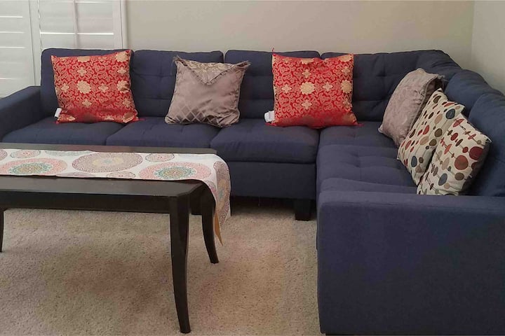 Beautiful  A步行2分钟到99大华超市，步行10分钟到电影院cosco. - Chino, CA