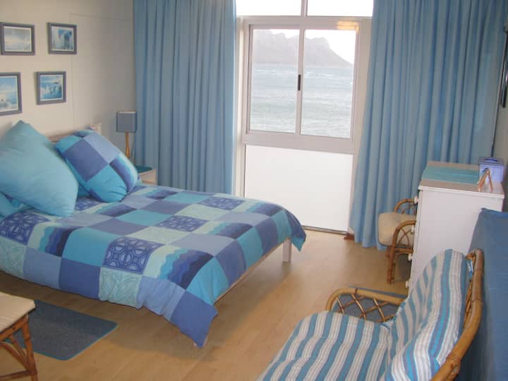 Beachfront Apartment With Stunning View. - 西薩默塞特