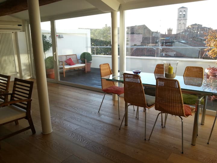 Attico  Con Terrazza  Centro Storico - イタリア フェラーラ
