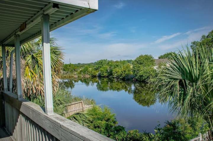 Peaceful Sea Island Living!near Folly⛱ & Downtown🌴 - Folly Beach, SC