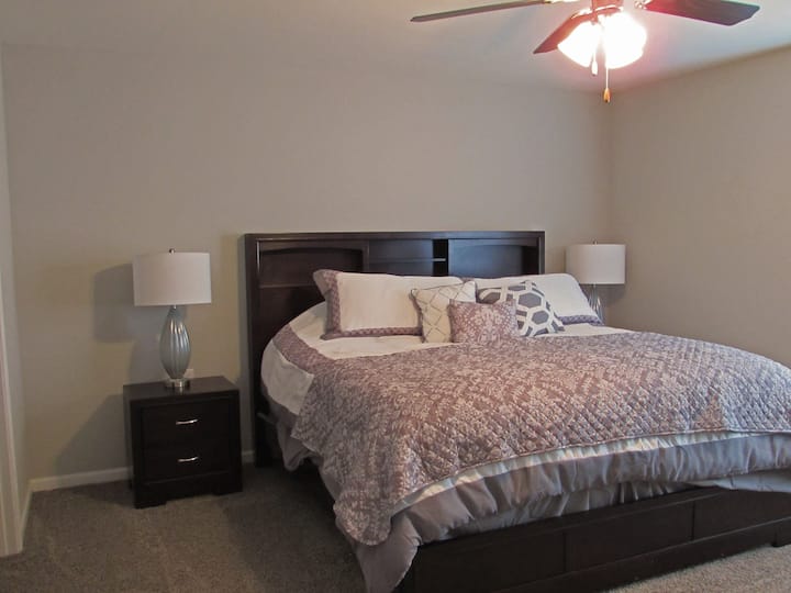 Fully Furnished 2 Bed 2 Bath Apartment Unit B - Rolla, MO