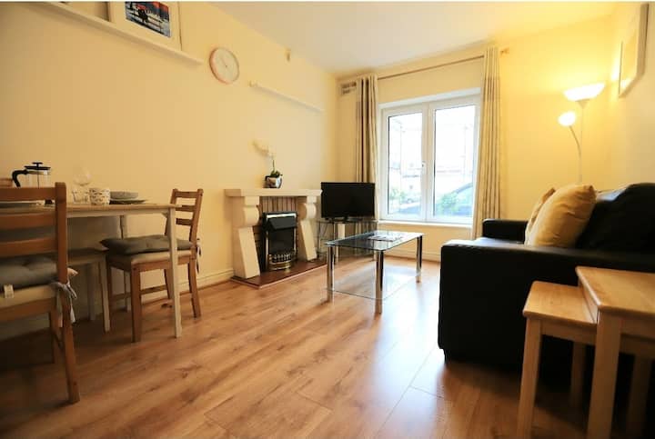 Central 1 Bed Apartment - Dublin