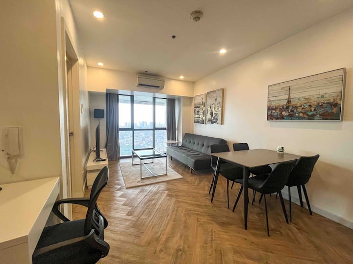 1 Br Penthouse W/ Breathtakingview&parking Makati - Manila