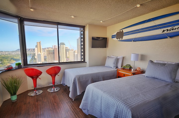 Hawaii Basecamp Skyline ❤️ - Honolulu, HI