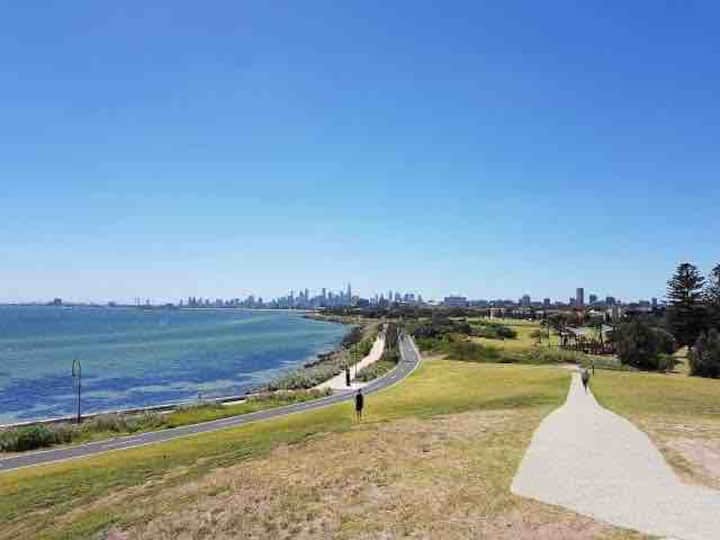 Seaside Villa - St Kilda