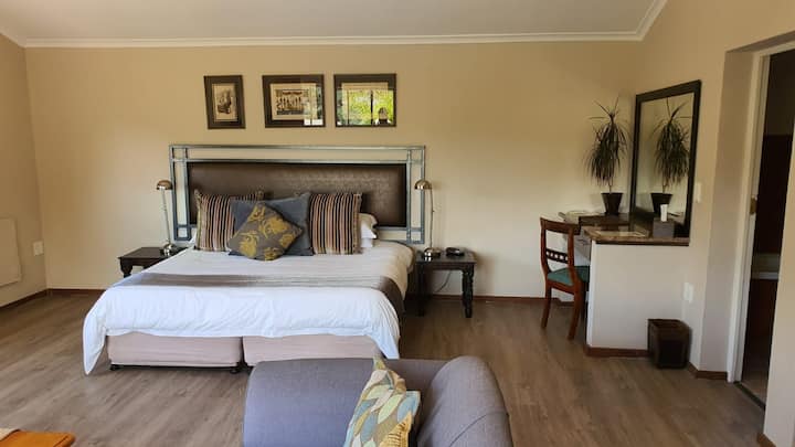 Modern Room With Lagoon View Romantic Getaway - Knysna