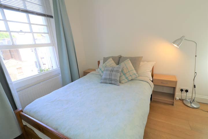 Swinton St Apartment 3 - London Euston station