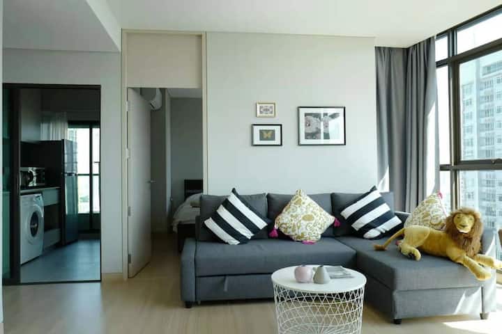 Autumn & 2 Bedrooms Nana/bar Street/train Night Market/erawan Shrine Mall/personalized Rooms/parking/chinese Reception · Bangkok Central City - Bangkok
