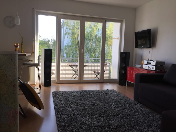 Moderne 2-zimmer-wohnung Mit Südbalkon. - Frankfurt