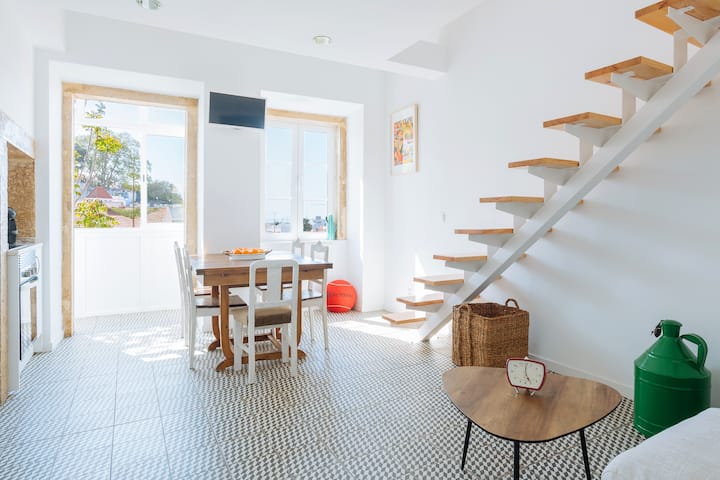 Spectacular View Of The Tagus River And Old Lisbon - Lisboa