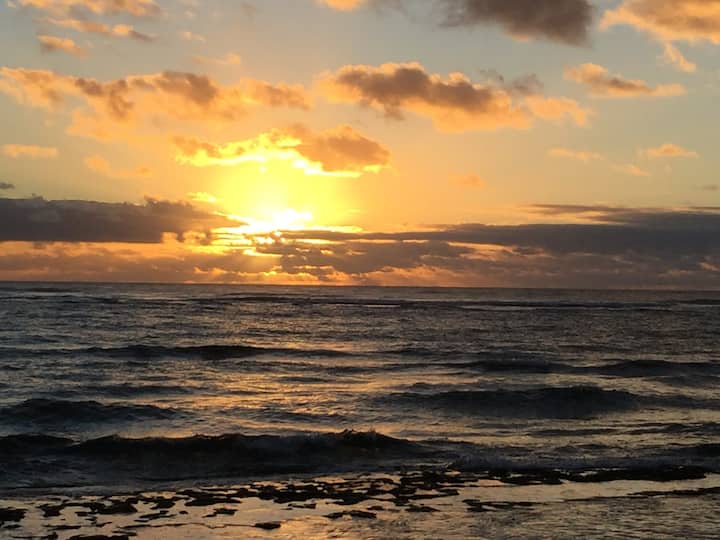 Steps To The Ocean: 1 King, 1 Queen 2 Pools & A/c! - Kauai, HI