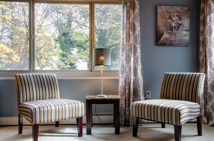 Pleasant 2 Bed Condo In The Heart Of Seattle! - Seattle, WA