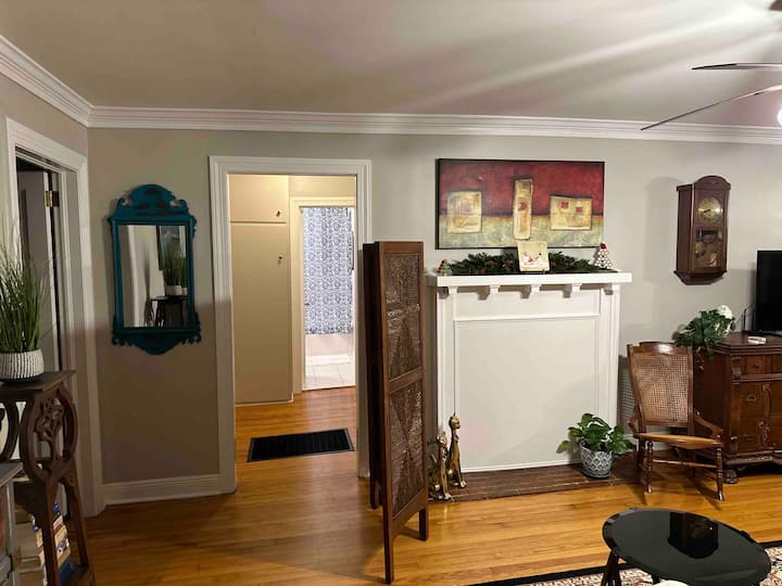 Convenient Efficiency Near Downtown And Airport - Raleigh, NC