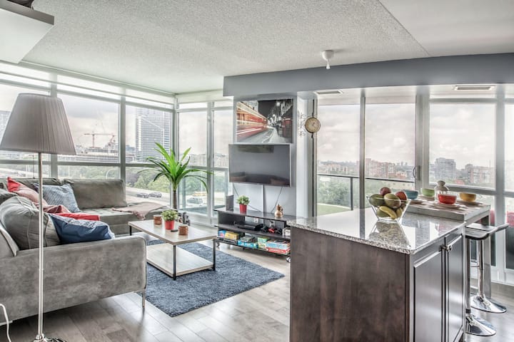 Spectacular Downtown Condo  W/ Stunning City Views - Toronto